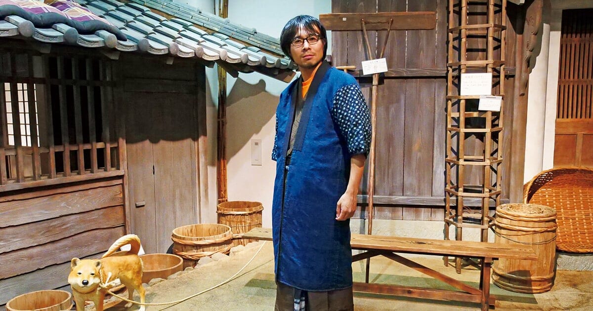 民族衣装は着てなんぼ！ライター・地主恵亮が語る、博物館の試着コーナーの奥深さ ブルータス Brutusjp 8967