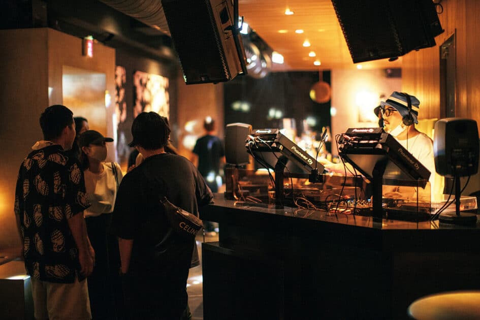 東京の踊れるミュージックバー3選〈DJ Bar 東間屋〉〈COUNTER CLUB下北沢〉〈アイラス〉 | ブルータス| BRUTUS.jp