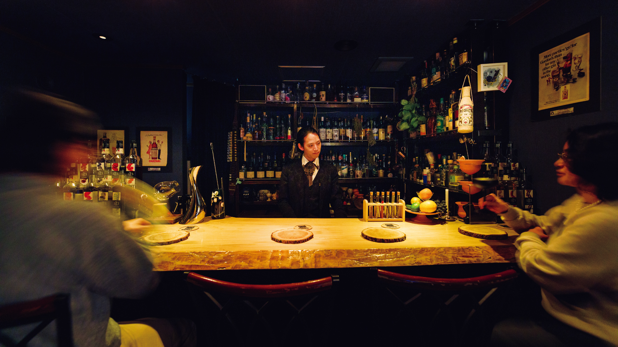 スタイルにとらわれない、魔術師が棲むバー。小岩〈Cocktail Bar Raven〉 | ブルータス| BRUTUS.jp