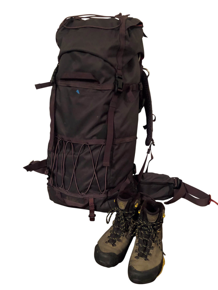 スタイリスト・金子夏子が愛用する山道具。〈Klättermusen〉のベーゲルマー50L、〈LA SPORTIVA〉のトラバースX5 GTX | ブルータス| BRUTUS.jp
