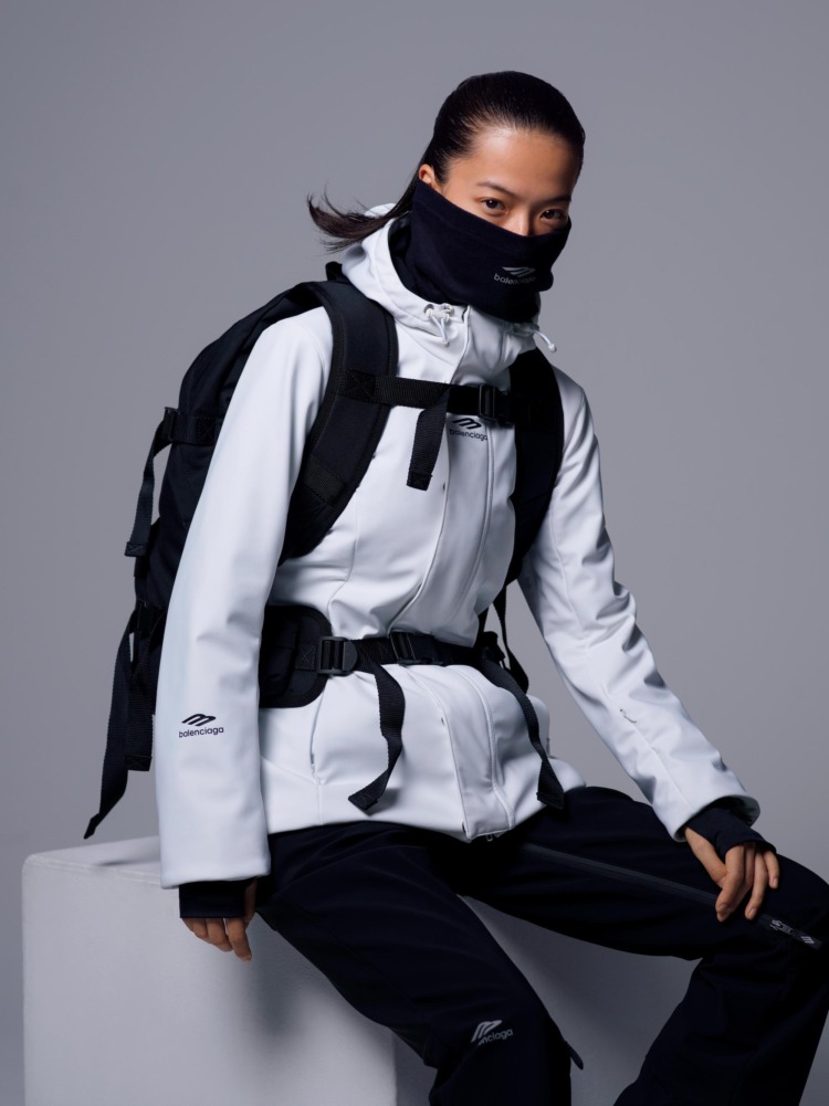 ゲレンデで映える、〈バレンシアガ〉のスキーウェアコレクションをYONCEらが着こなす | ブルータス| BRUTUS.jp