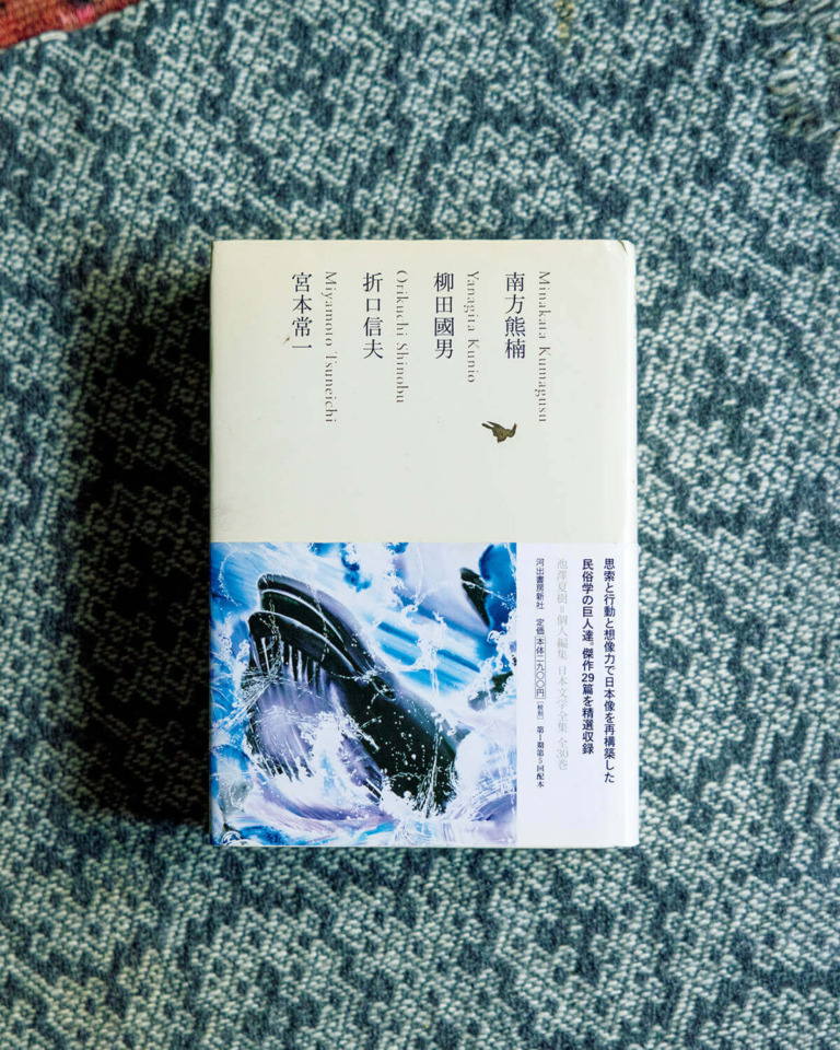 〈graf〉代表・服部滋樹の、人生の年表のような本棚と体験を促す装置としての本 | ブルータス| BRUTUS.jp