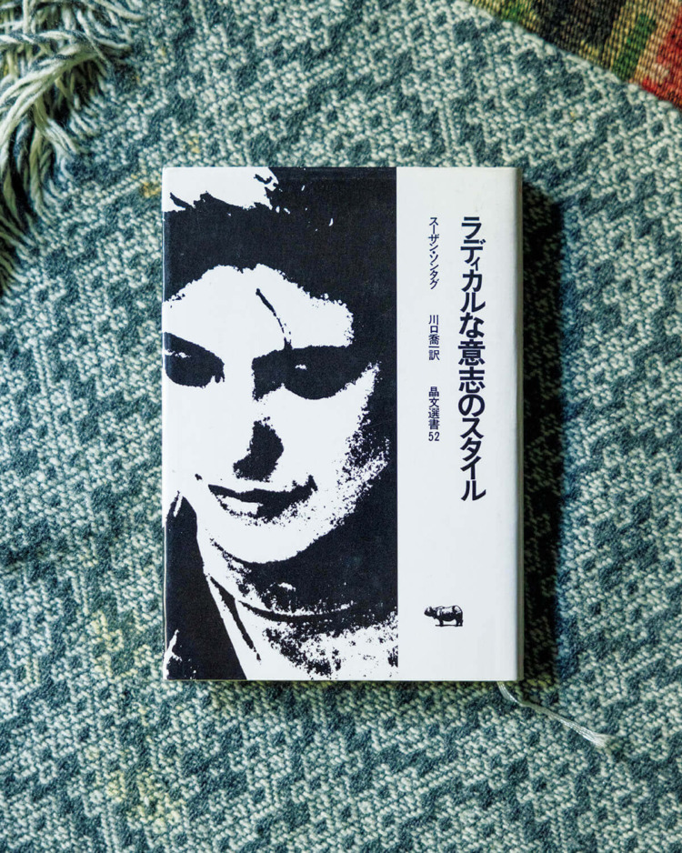 〈graf〉代表・服部滋樹の、人生の年表のような本棚と体験を促す装置としての本 | ブルータス| BRUTUS.jp